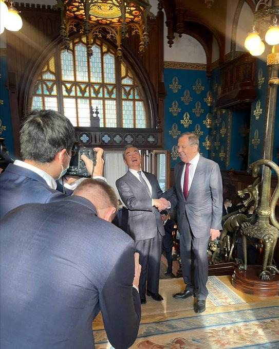 Mattarella... uguale... - Far-Falla